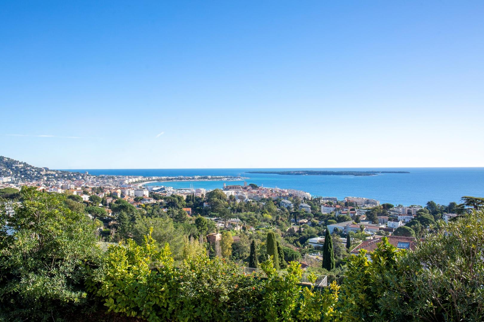 Villa location longue durée vue mer Cannes | CANNES IMPACT